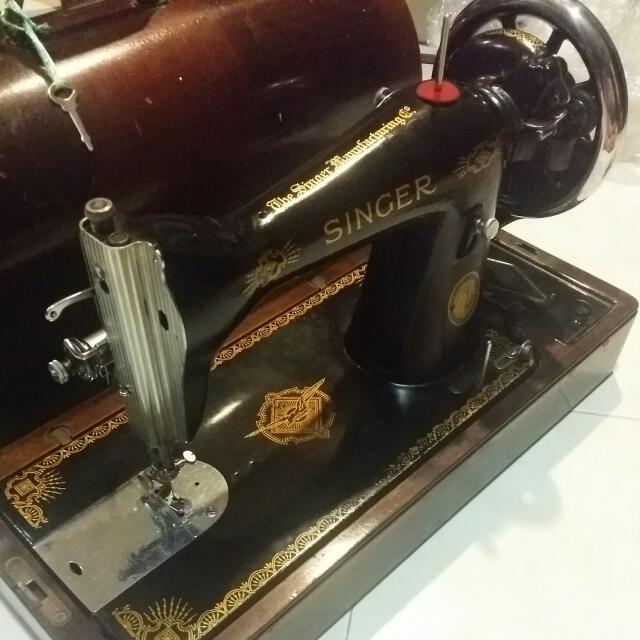 Vintage 1957 Singer Sewing machine , Hobbies & Toys, Memorabilia ...