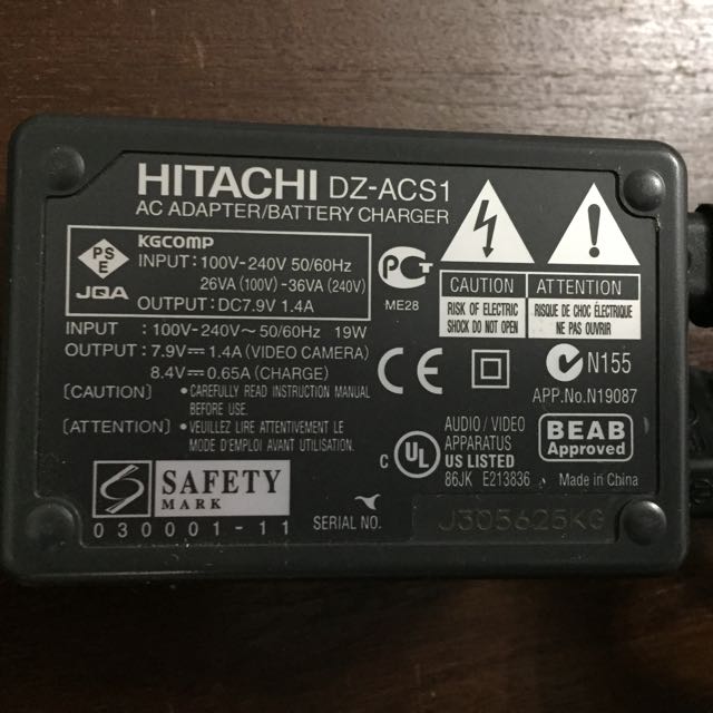 Hitachi/Panasonic Video camera Battery Charger, Computers & Tech, Parts ...