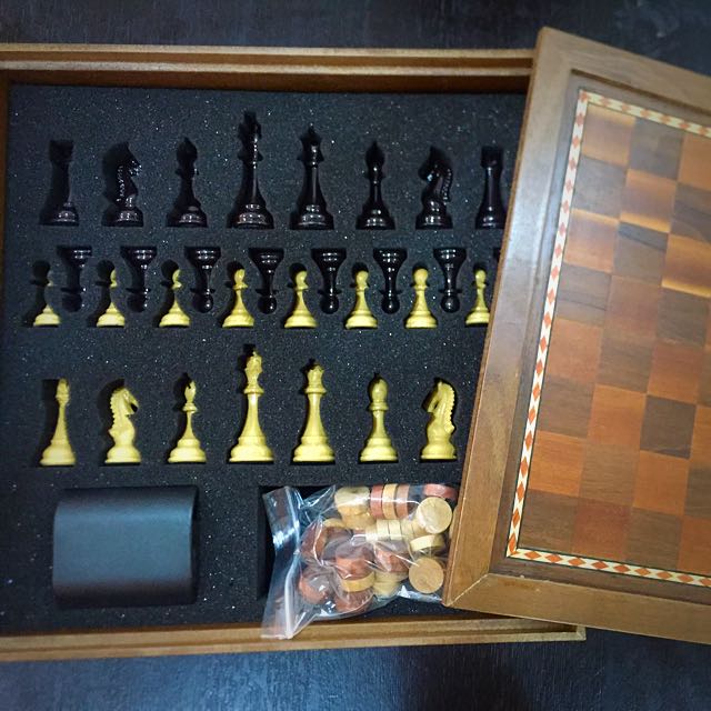 Chess Pavilion Deluxe Tournament 4-in-1 Family Game Set, Hobbies & Toys ...