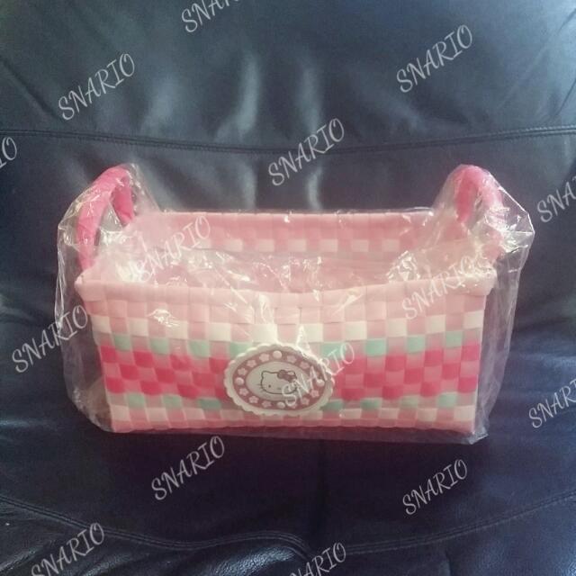 Snario Hello Kitty Weave Basket, Women's Fashion, Bags & Wallets ...