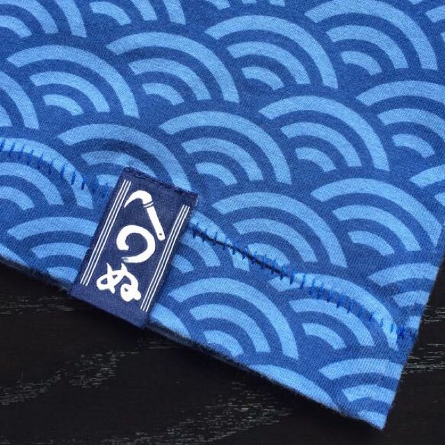 UNIQLO Japanese Wave Pattern T-Shirt, Men's Fashion, Tops & Sets ...