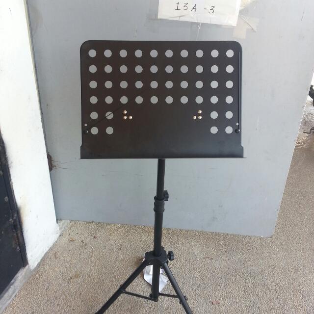 Stand Note, Hobbies & Toys, Music & Media, Music Accessories on Carousell