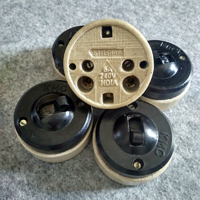 Vintage old style bakelite two-way light switches, Hobbies & Toys ...