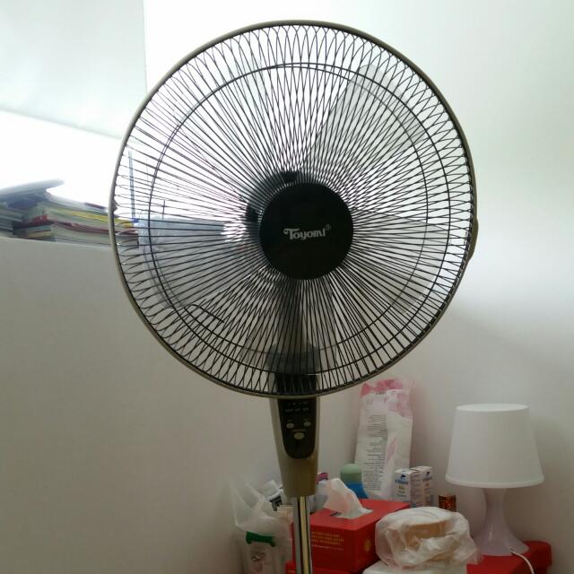 Toyomi Standing Fan, Furniture & Home Living, Lighting & Fans, Fans on ...
