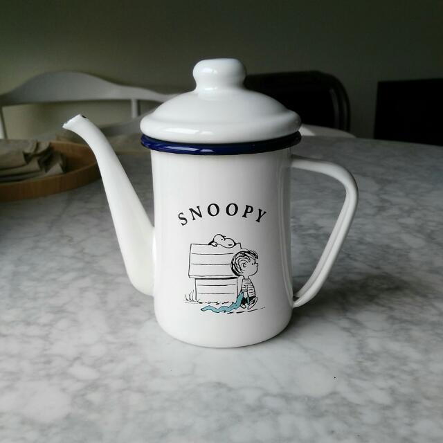 Enamel Snoopy Tea Pot 600ml, TV & Home Appliances, Kitchen Appliances ...
