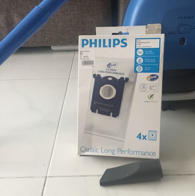 Philips FC8204 Vacuum Cleaner + Dust / Filter Bag, TV & Home Appliances, Vacuum Cleaner ...
