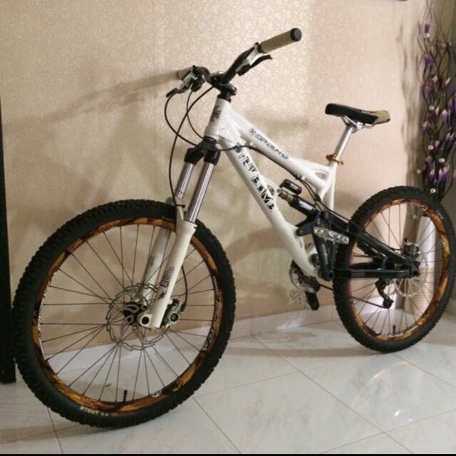 Da Bomb Dirt Bomb Freeride MTB, Sports Equipment, Bicycles & Parts ...