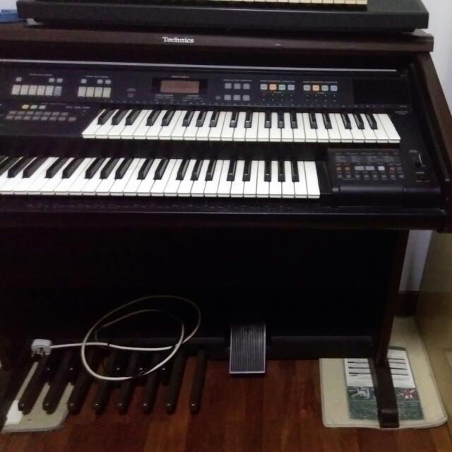 Electric Piano/Keyboard: Technics Model En4, Hobbies & Toys, Music ...