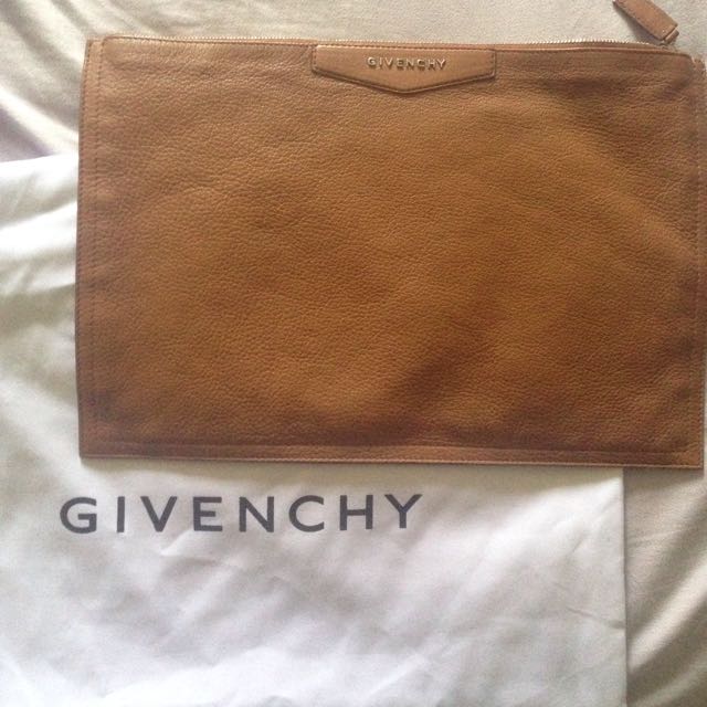 Givenchy Clutch, Luxury on Carousell