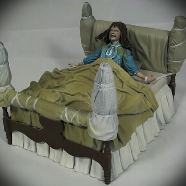 The Exorcist- Possessed Head Spinning Regan Deluxe Box Set., Hobbies ...