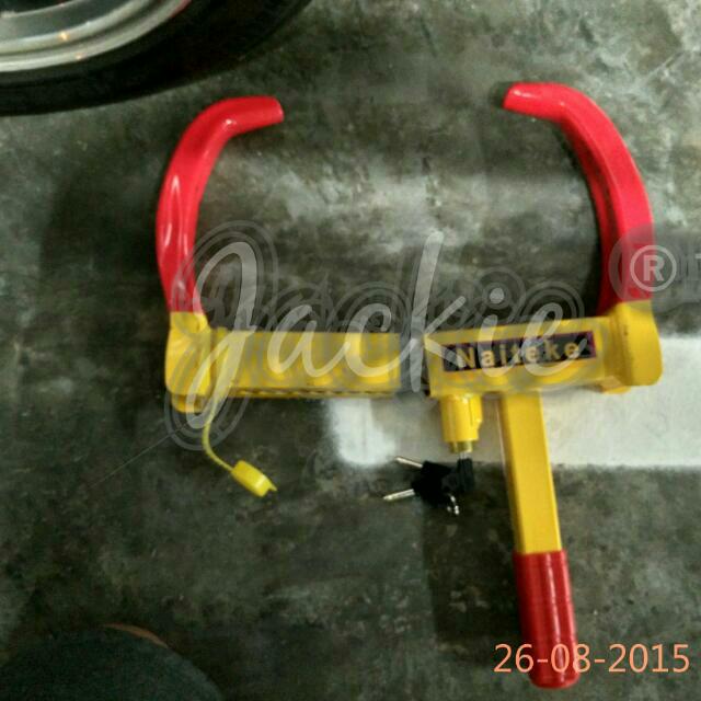 brand new car wheel cramp, security cramp, tyre lock., Cars on Carousell