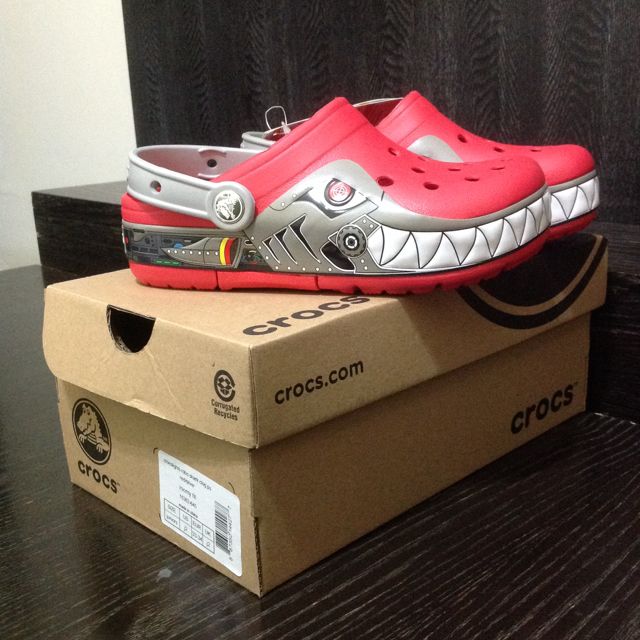 Crocs lights Robo Shark Clog Ps, Hobbies & Toys, Toys & Games on Carousell