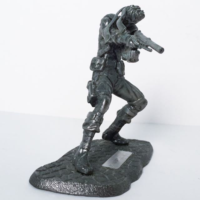 Metal Gear Solid 2 - Solid Snake Die Cast Statue, Hobbies & Toys, Toys ...