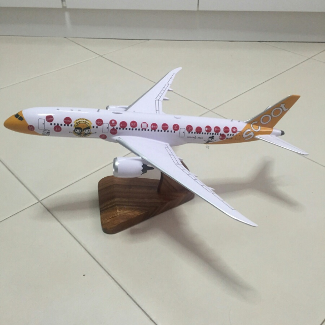 Scoot Airbus A787-17 inches, wings 15 inches Resin Solid Woods, Hobbies & Toys, Memorabilia ...