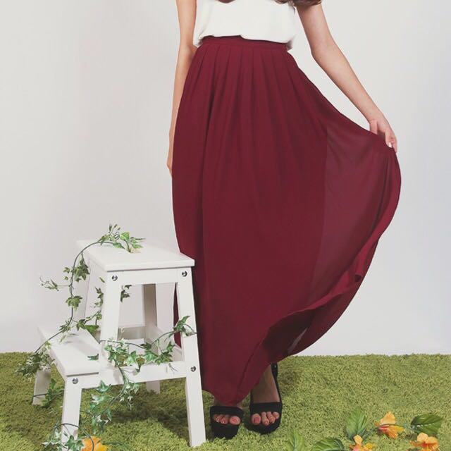 Maroon Maxi Skirt, Women's Fashion, Bottoms, Skirts on Carousell