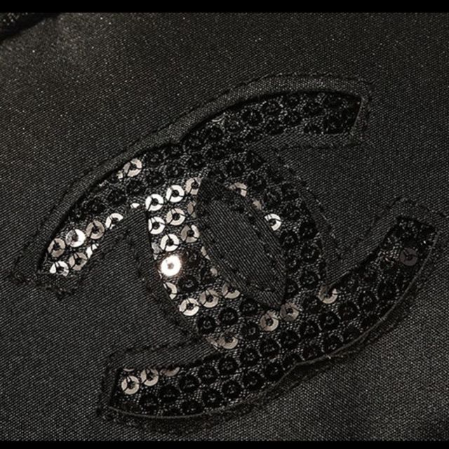 SOLD!! Chanel Make Up Pouch VIP Vanity Gift Pouch, Women's Fashion ...