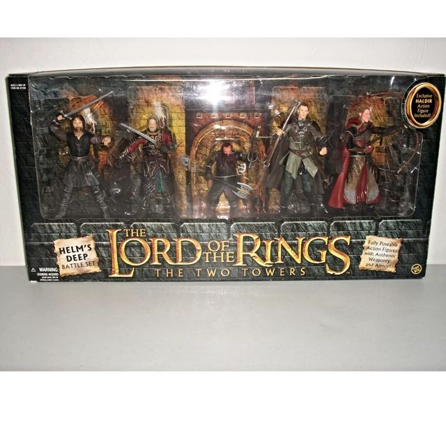 LORD OF THE RINGS - THE TWO TOWERS - HELMS DEEP PLAYSET, Hobbies & Toys ...