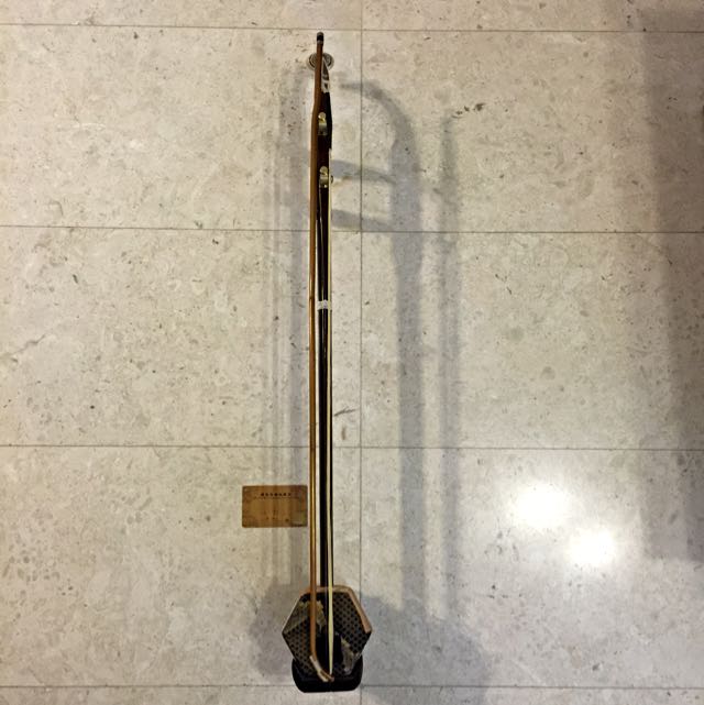 ErHu (Spike Fiddle) (2 String Bowed Musical Instrument), Hobbies & Toys ...
