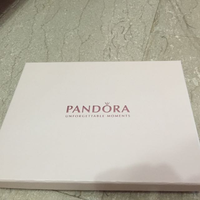 Reserved Pandora Gift Box, Women's Fashion, Jewelry & Organisers ...