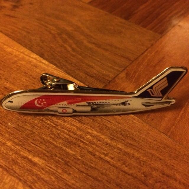 SIA SG50 A380 Tie Pin, Men's Fashion, Muslim Wear, Accessories on Carousell