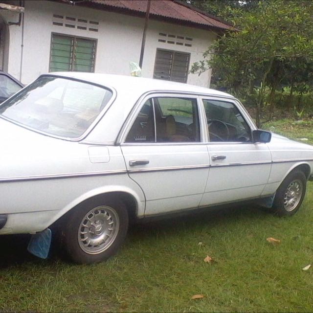 Mercedes 200 Model W123 Classic, Cars on Carousell