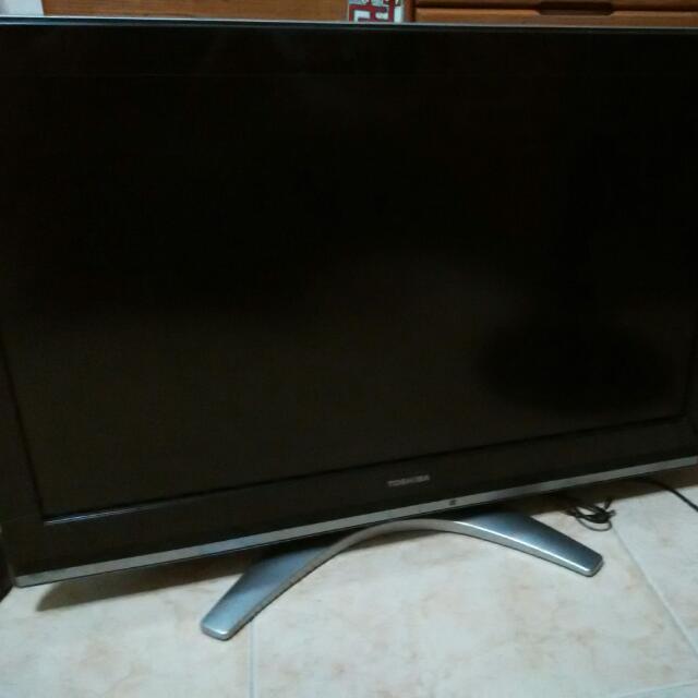 Toshiba Regza 37 Inch TV, Furniture & Home Living, Furniture, TV ...