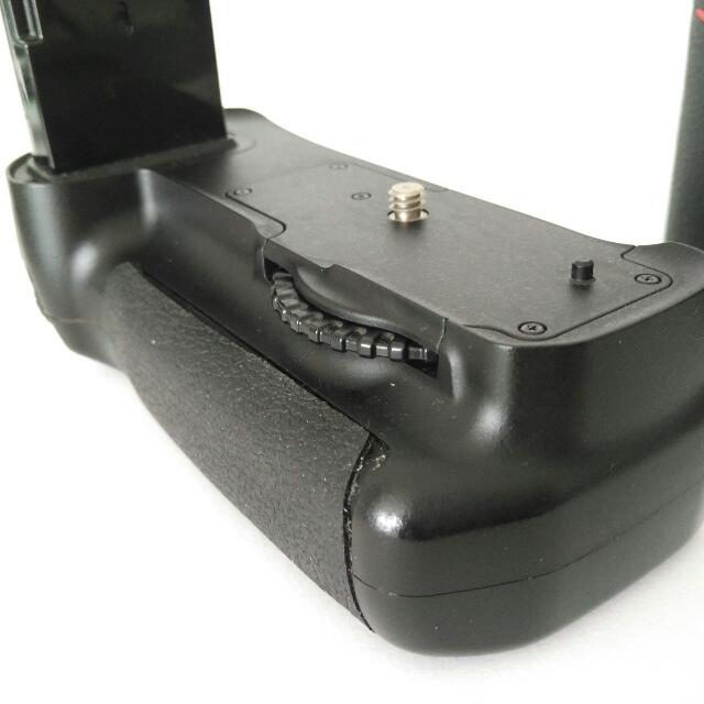 Fuji S5 Pro with MB-D200 Battery Grip, Photography, Photography ...