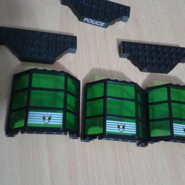 Lego Police Window And Brick Roofs(used), Hobbies & Toys, Toys & Games ...