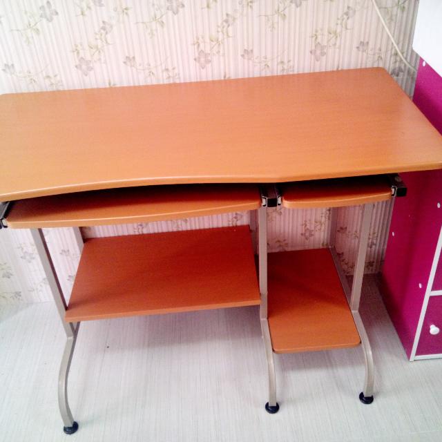 Fast Deal Simple Computer Table. With 2 back wheels Reserved, Furniture ...