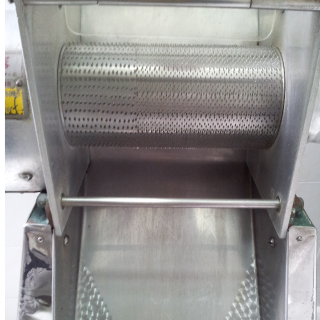 Coconut grinding machine in very very gd condition, TV & Home ...