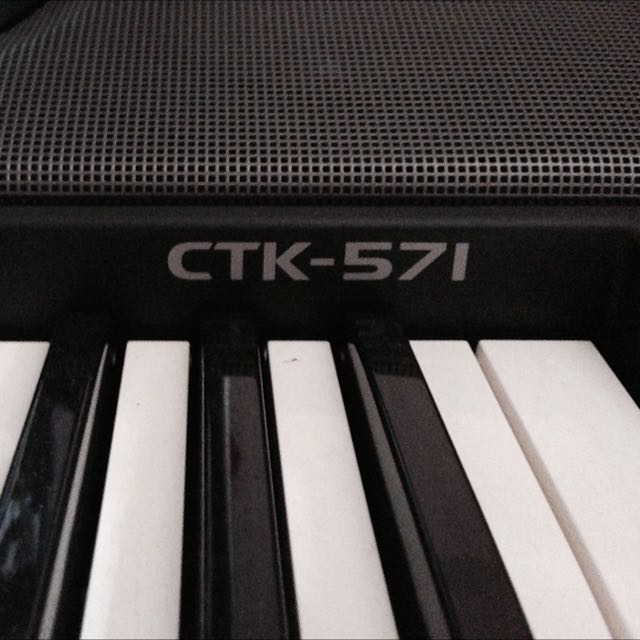 Casio Keyboard CTK-571, Hobbies & Toys, Music & Media, Musical ...