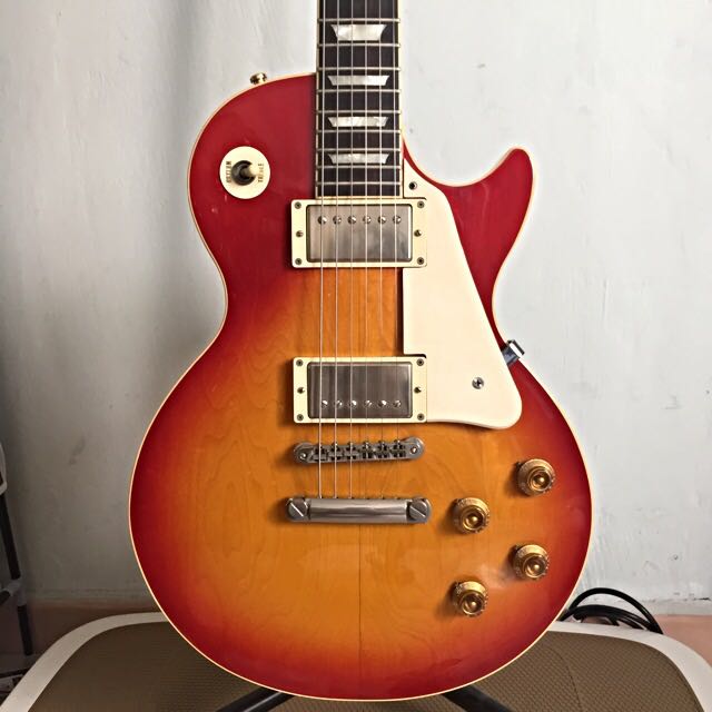 Very Rare Japanese Les Paul (Epiphone, Hobbies & Toys, Music & Media ...