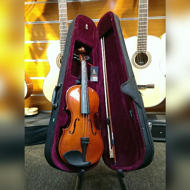 Fine Legend Violin 4/4, Hobbies & Toys, Music & Media, Musical ...