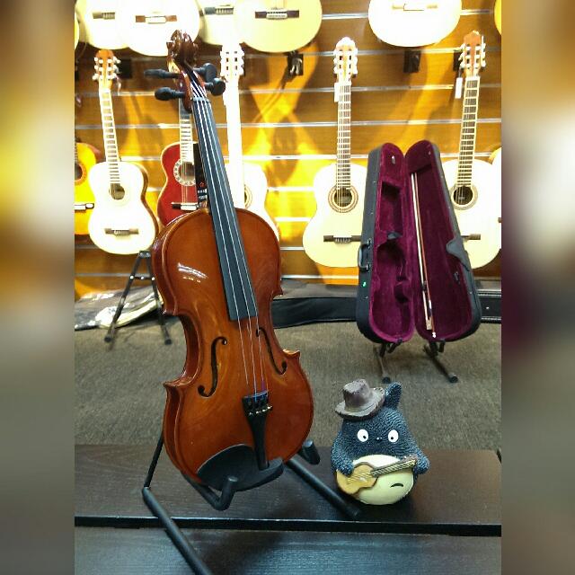 Fine Legend Violin 4/4, Hobbies & Toys, Music & Media, Musical ...