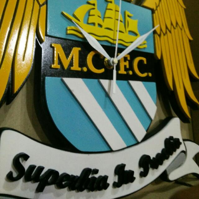 Manchester City Logo Crest 3D Embossed Wooden Wall Clock, Hobbies ...