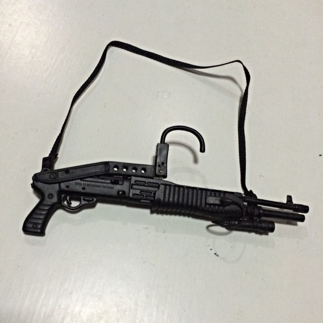 1/6 (For 12 Inch Figurines) SPAS-12 Shotgun With Torchlight Attachment ...