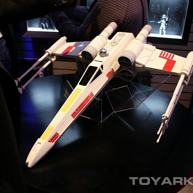 Hasbro Hero Series 1:18 Scale X-Wing, Hobbies & Toys, Toys & Games on ...