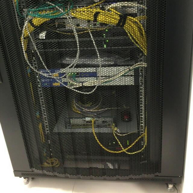 TOTEN 32U Server Rack Cabinet, Computers & Tech, Parts & Accessories ...