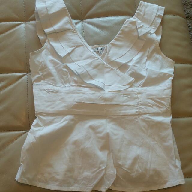 Iora Top, Women's Fashion, Muslimah Fashion, Tops on Carousell