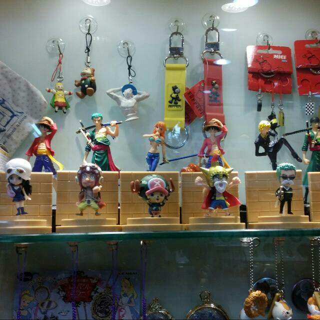 Limited Edition One Piece Phone Stand From Family Mart Taiwan (Complete ...