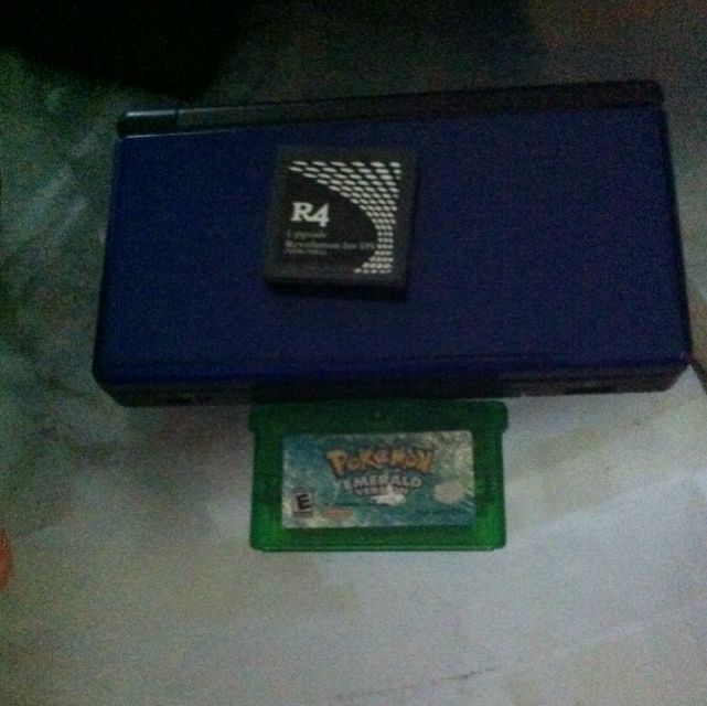 Nds Lite Console With R4 And Pokemon Emerald, Hobbies & Toys, Toys ...