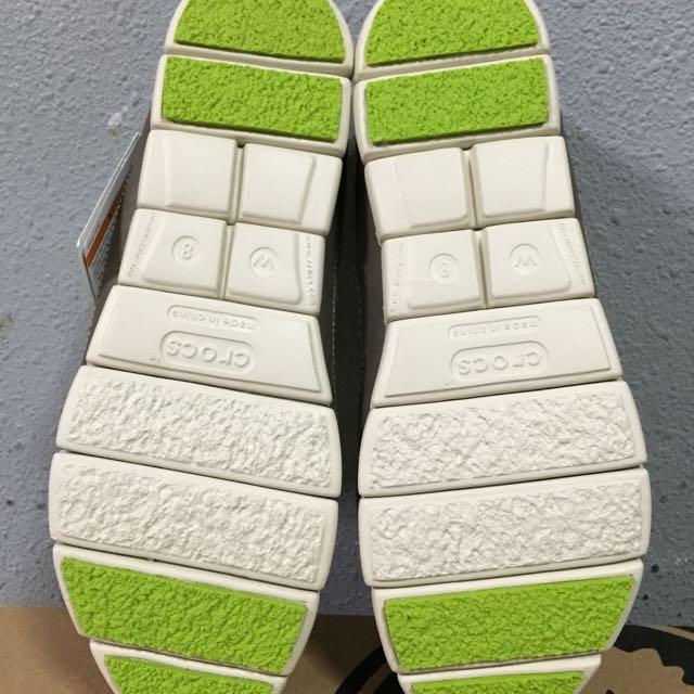 Crocs Stretch Sole Flats, Women's Fashion, Footwear, Flats on Carousell