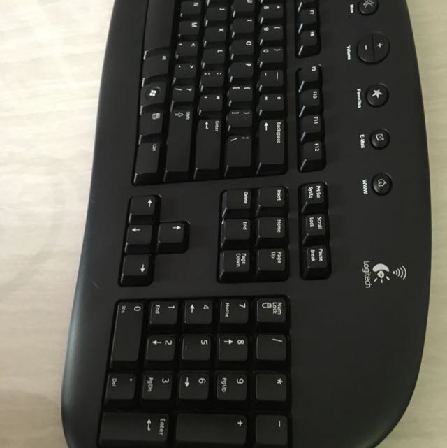 A Logitech Cordless Internet Pro_Wireless KeyBoard, Computers & Tech ...