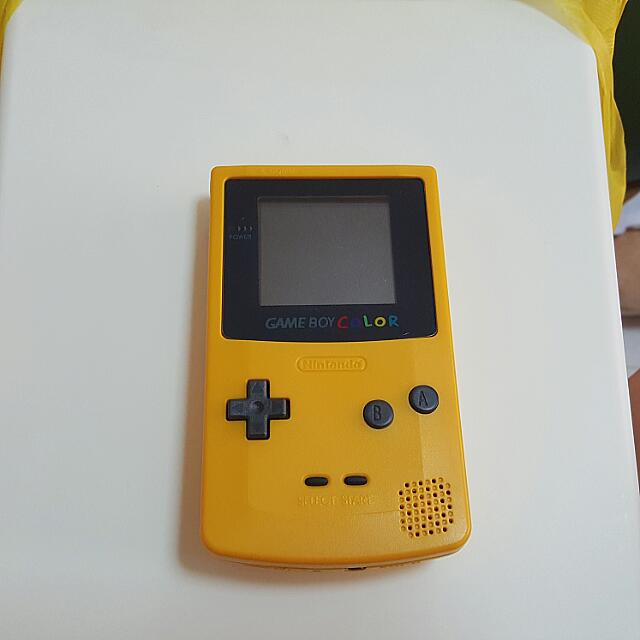 Game Boy Color Yellow, Hobbies & Toys, Toys & Games on Carousell
