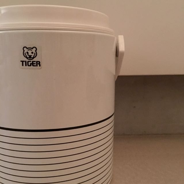Tiger Ice Bucket With Removable Lid, TV & Home Appliances, Kitchen ...