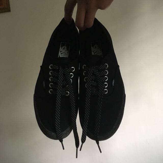 Vans All Black, Men's Fashion, Footwear, Sneakers on Carousell