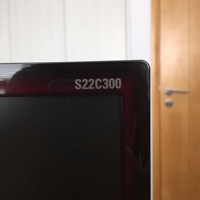 22" Samsung Monitor S22C300, Health & Nutrition, Health Monitors ...