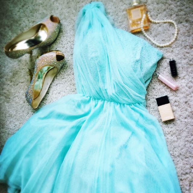 BCBG Cut Label Toga Tulle Pastel Green Dress, Women's Fashion, Tops ...