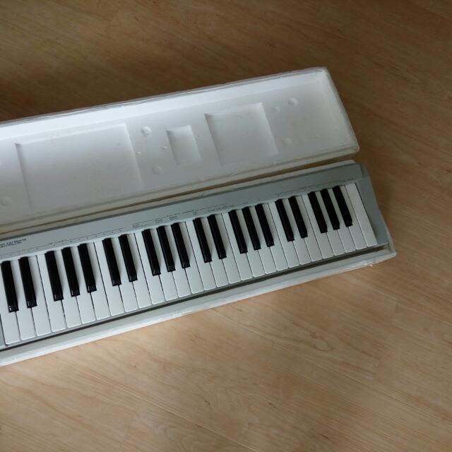 Roland PC-200 MKII Midi Keyboard Controller & MA-12C Micro Monitor ...