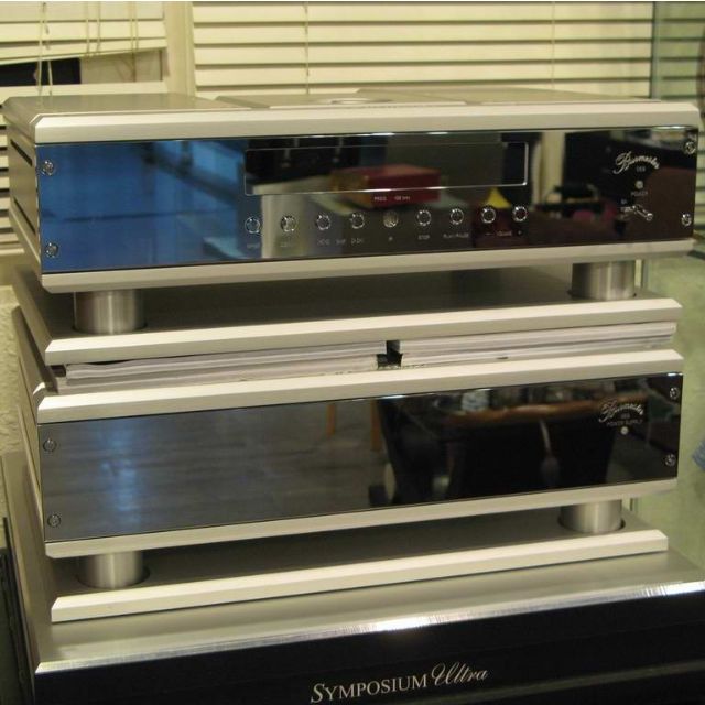 Burmester 069 - Flagship CD Player with Power Supply, Music & Media on ...